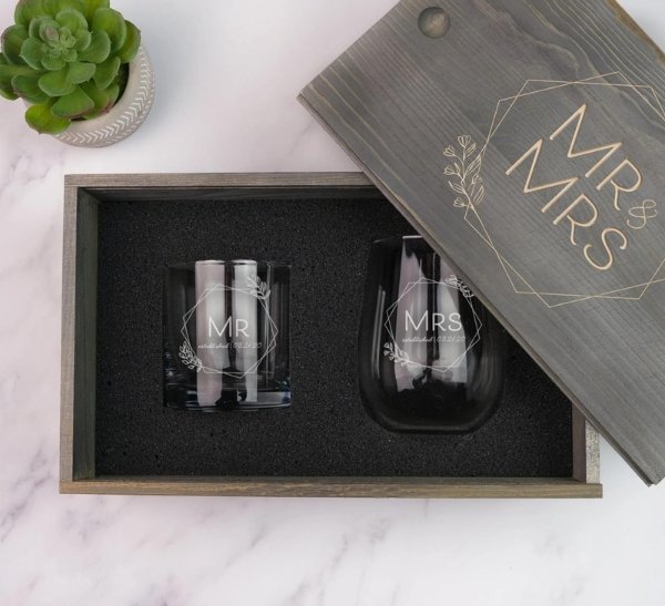 17 Personalized Wedding Gifts to Impress the Happy Couple - Forever ...